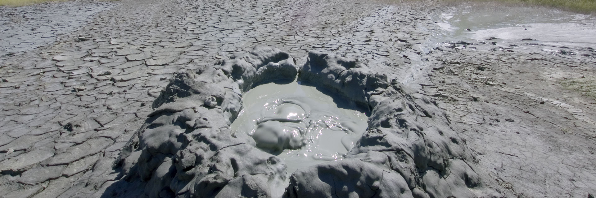 The mud Volcanoes path — English